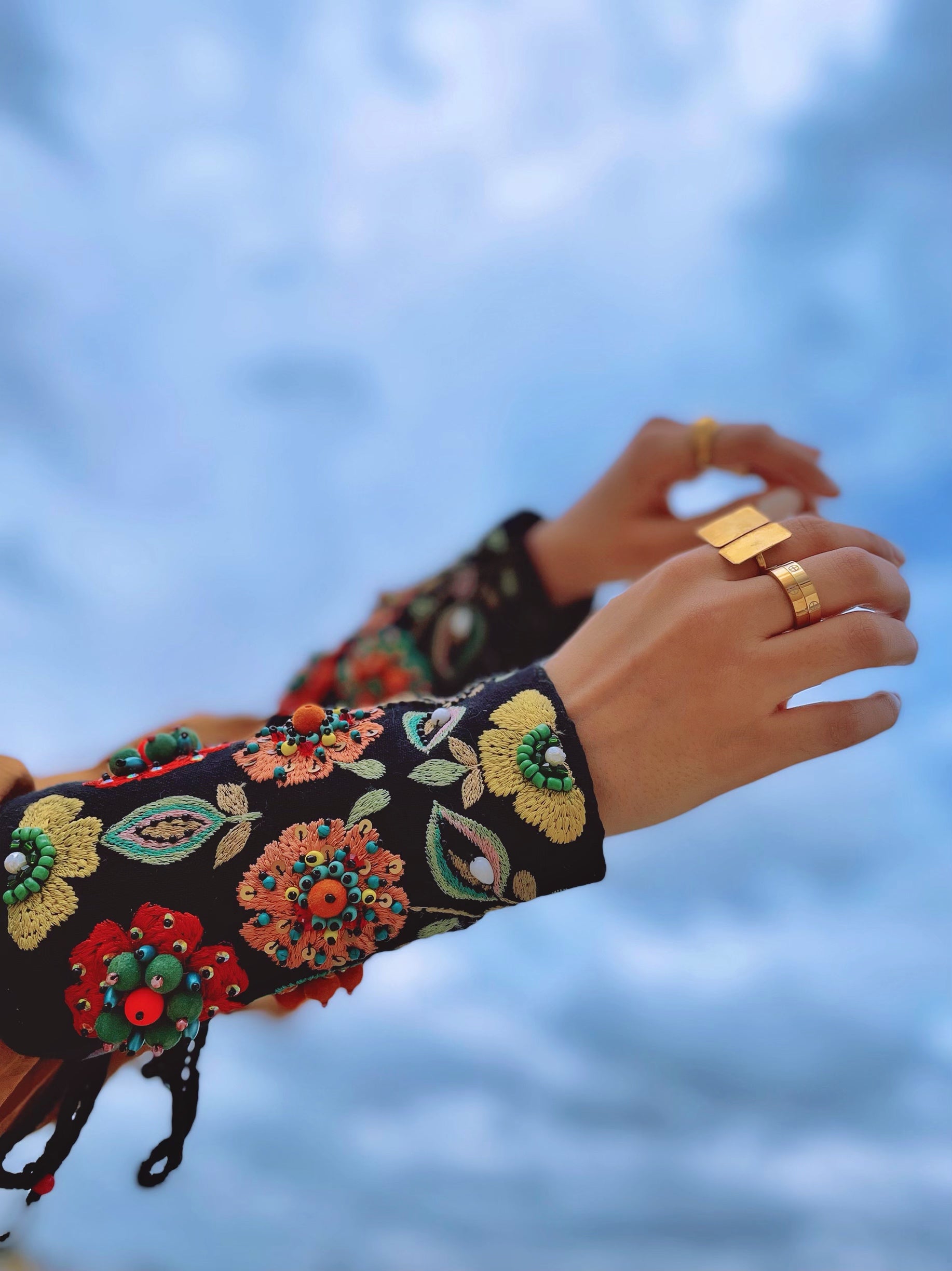 FLEUR Black Hand Cuffs – Nidzign